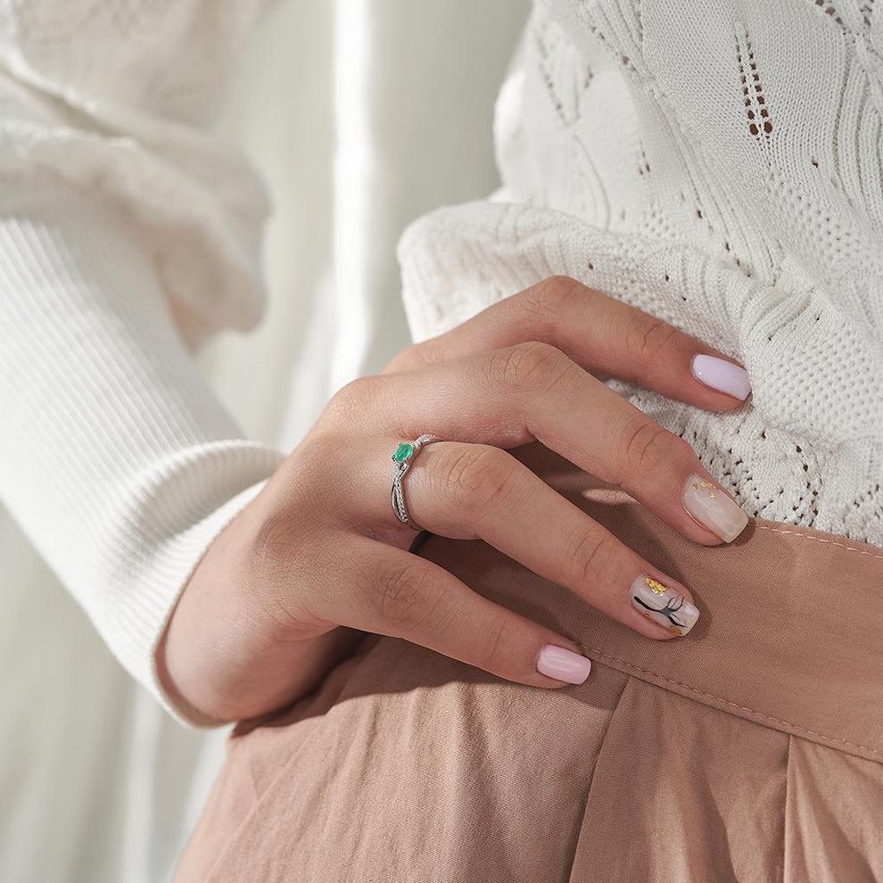 Anillo Amelia con Esmeralda Colombiana – CasaEsmeraldas