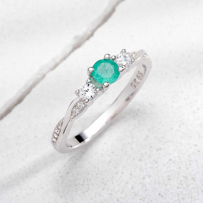Anillo Elisa con Esmeralda Colombiana – CasaEsmeraldas